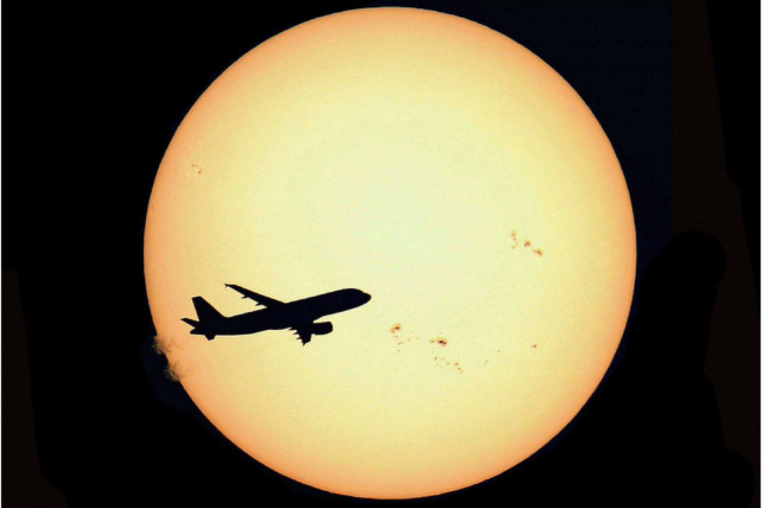 Aeronautical meteorology supports safe and efficient aviation industry